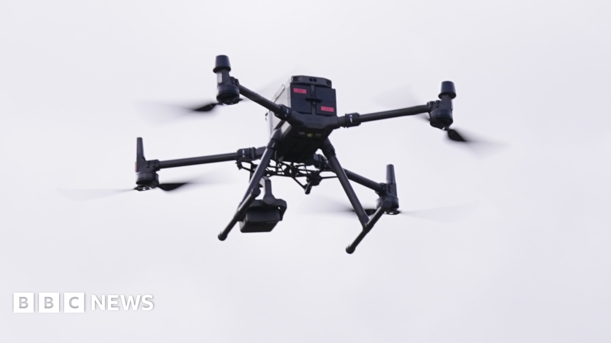 Inquiry after child hurt in Kent Police drone crash - BBC News