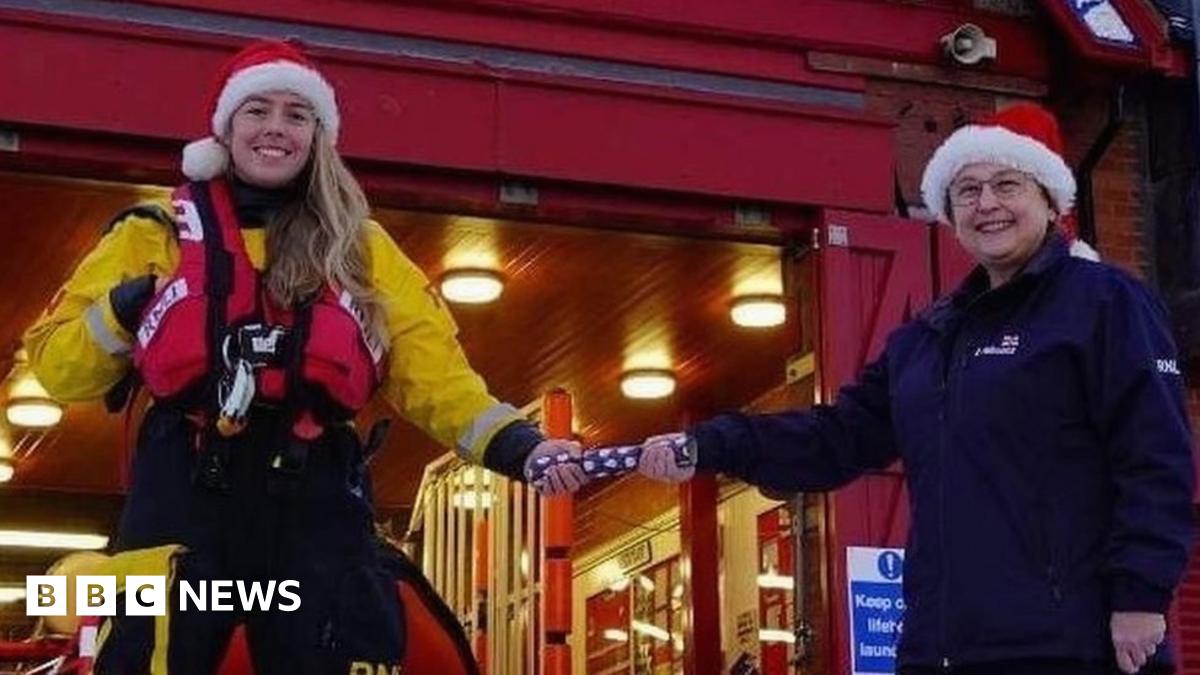 RNLI parent-and-child teams on call for Christmas Day - BBC News