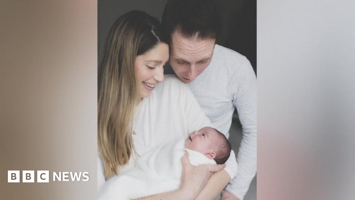 BBC's Mike Apps completes marathon in memory of daughter - BBC News