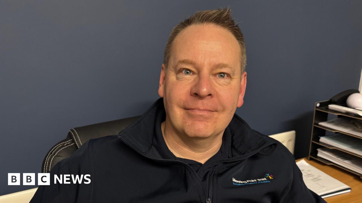 Christmas kindness paid forward at popular Telford cafe - BBC News