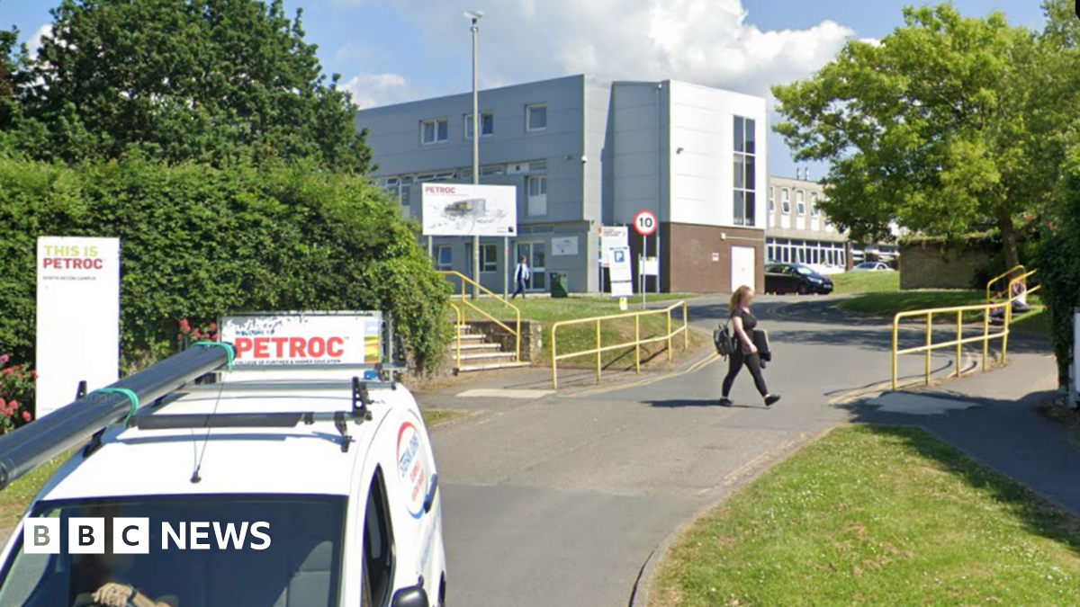 One college in Devon confirmed with RAAC - BBC News