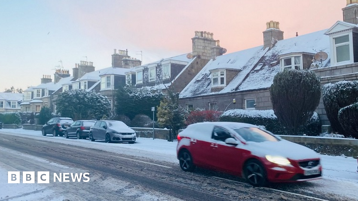 UK weather: Cold blast brings snow to many parts of UK - BBC News