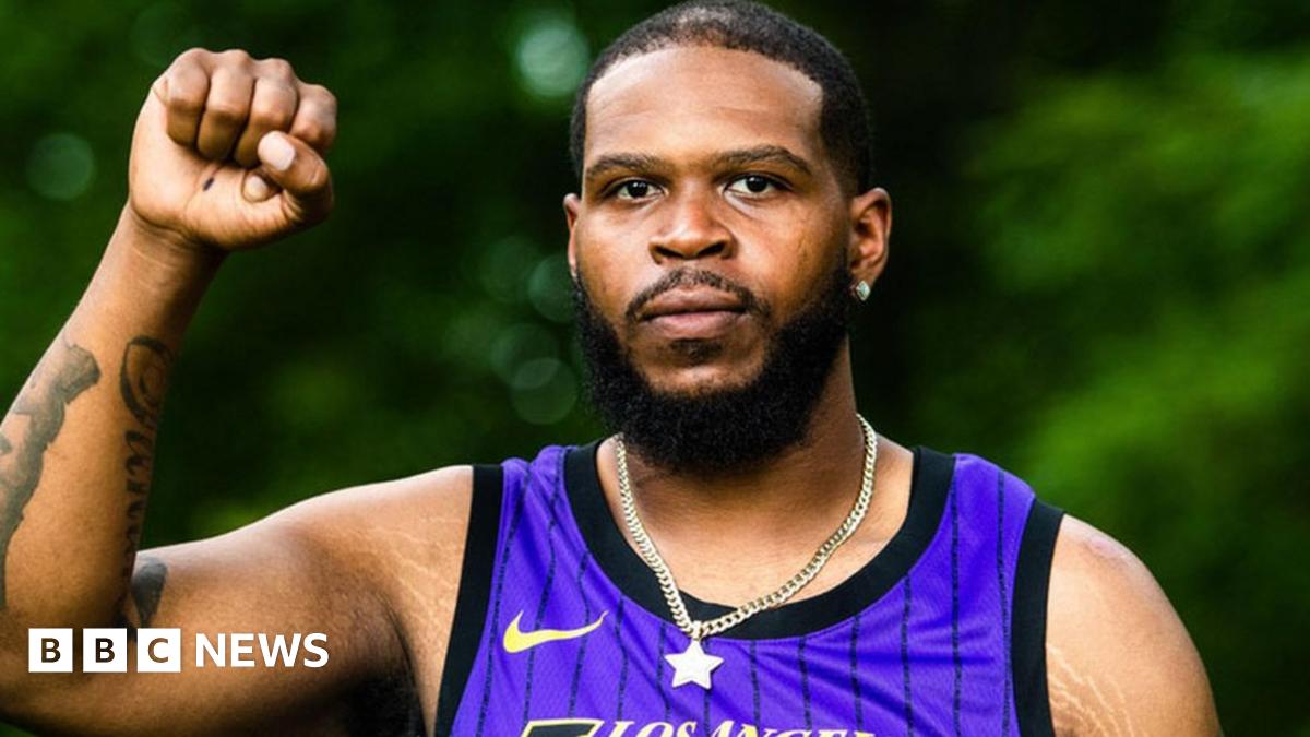 Kenneth Walker: Breonna Taylor's boyfriend wins $2m settlement - BBC News