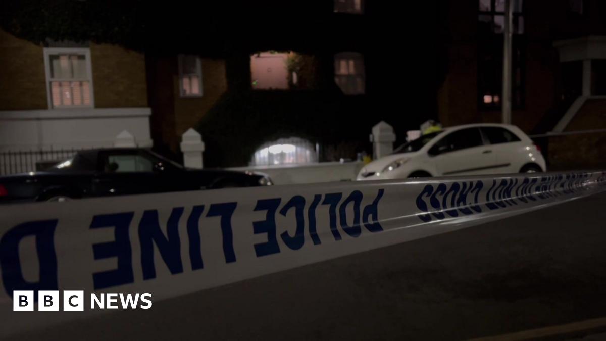 Putney: Man charged with murder of 75-year-old Mark Talbot - BBC News