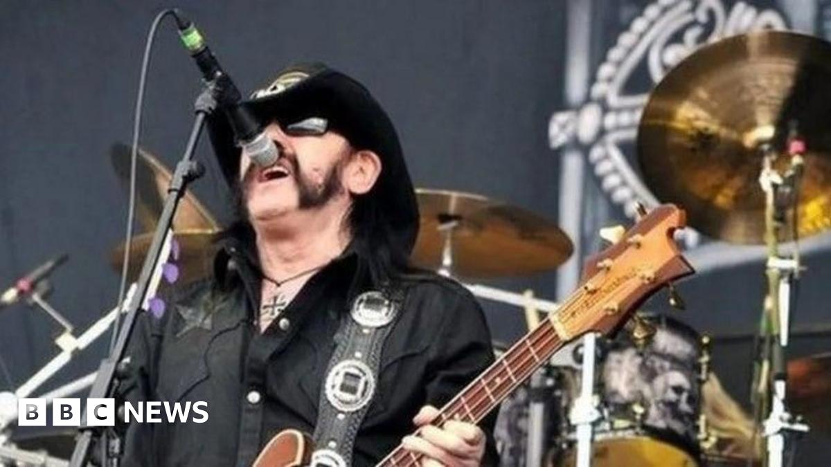 Lemmy statue plans approved for Burslem - BBC News