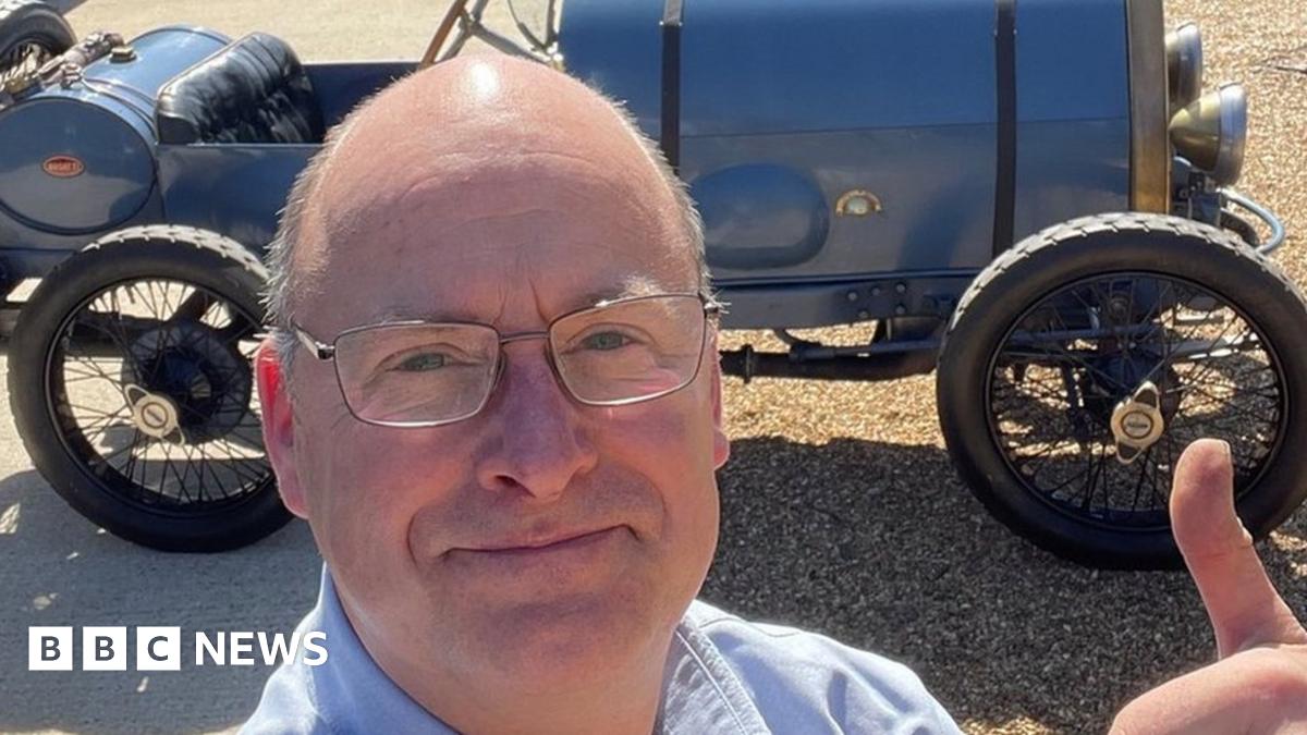 A6 Bugatti crash: Tribute to 'one-off' driver Simon Diffey - BBC News