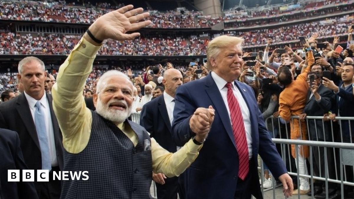 ‘Howdy, Modi!’: Trump hails Indian PM at ‘historic’ Texas rally - BBC News