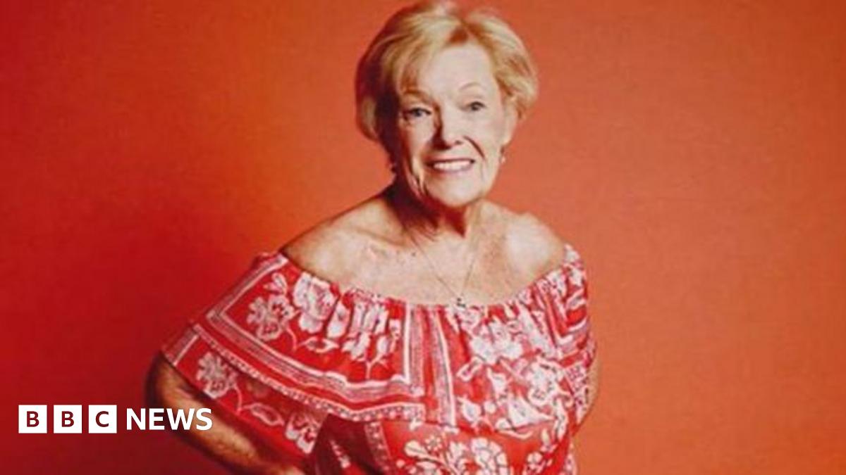 Modelling scams: How to spot warning signs and avoid being tricked ...