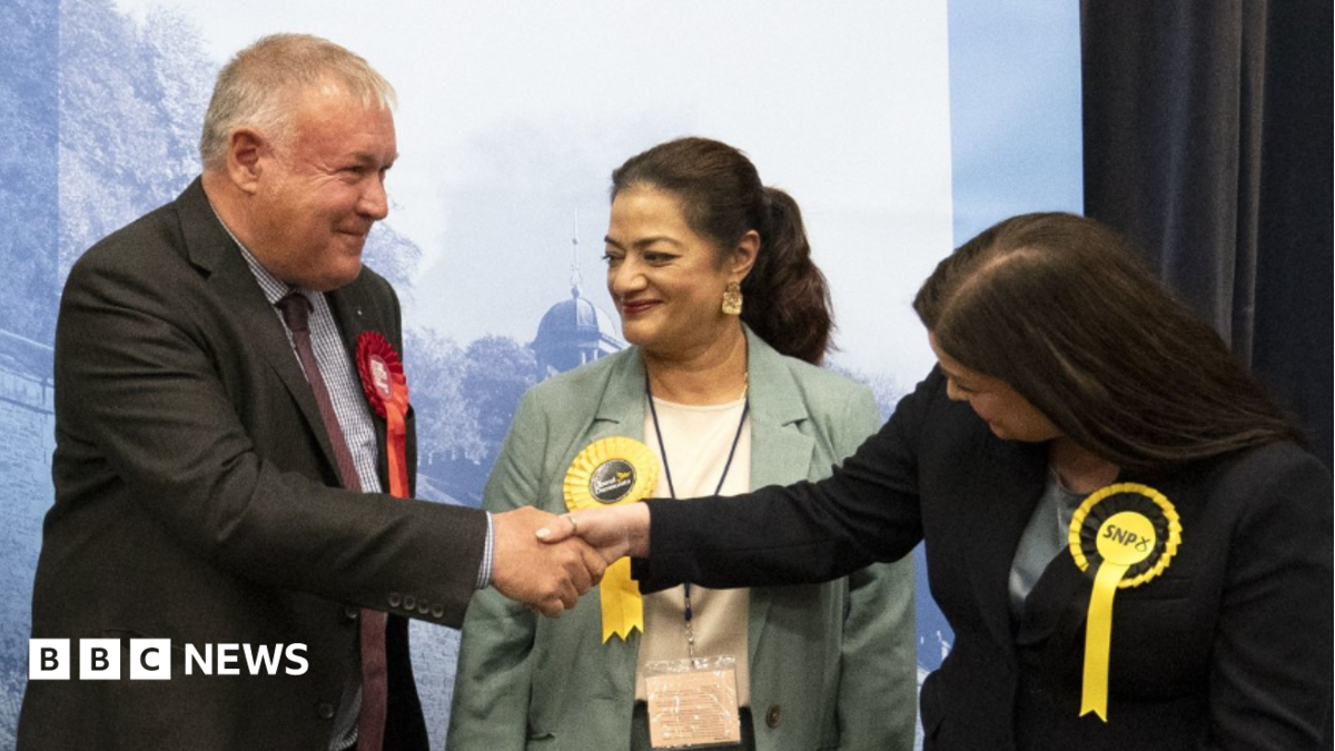 Labour confounds expectations with Hamilton by-election victory - BBC News