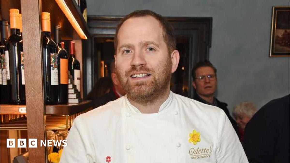 Star chef's toilet ban blamed for £280k Conwy council spend - BBC News