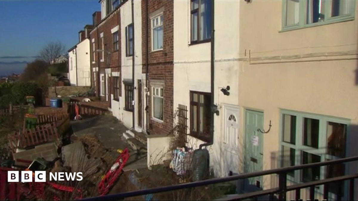 New homes planned for site of Whitby landslip - BBC News