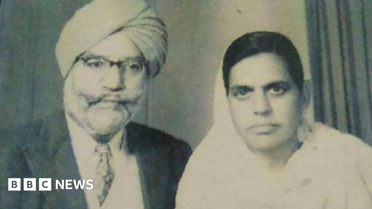 How a jacket and a briefcase shaped a partition love story - BBC News
