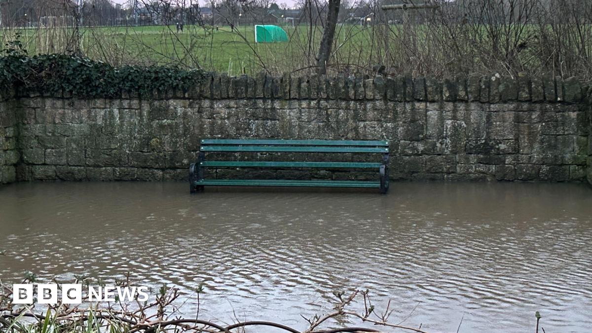Flooding in Midlands after days of rain - BBC News