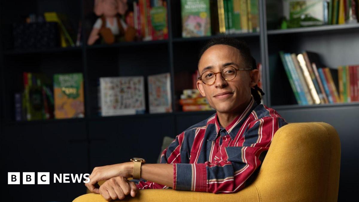 Actor to play BFG in Royal Shakespeare Company play announced - BBC News