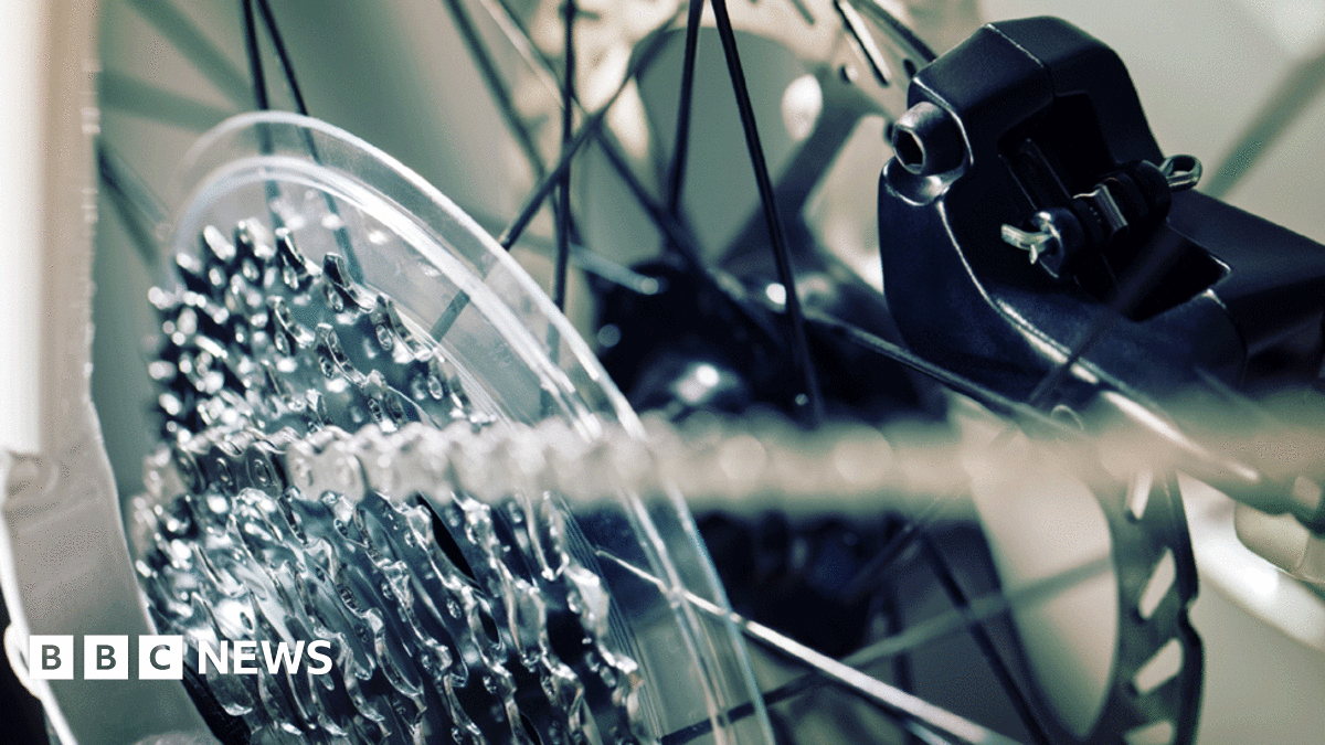 Bicycles worth total of £10,000 stolen in Banchory - BBC News