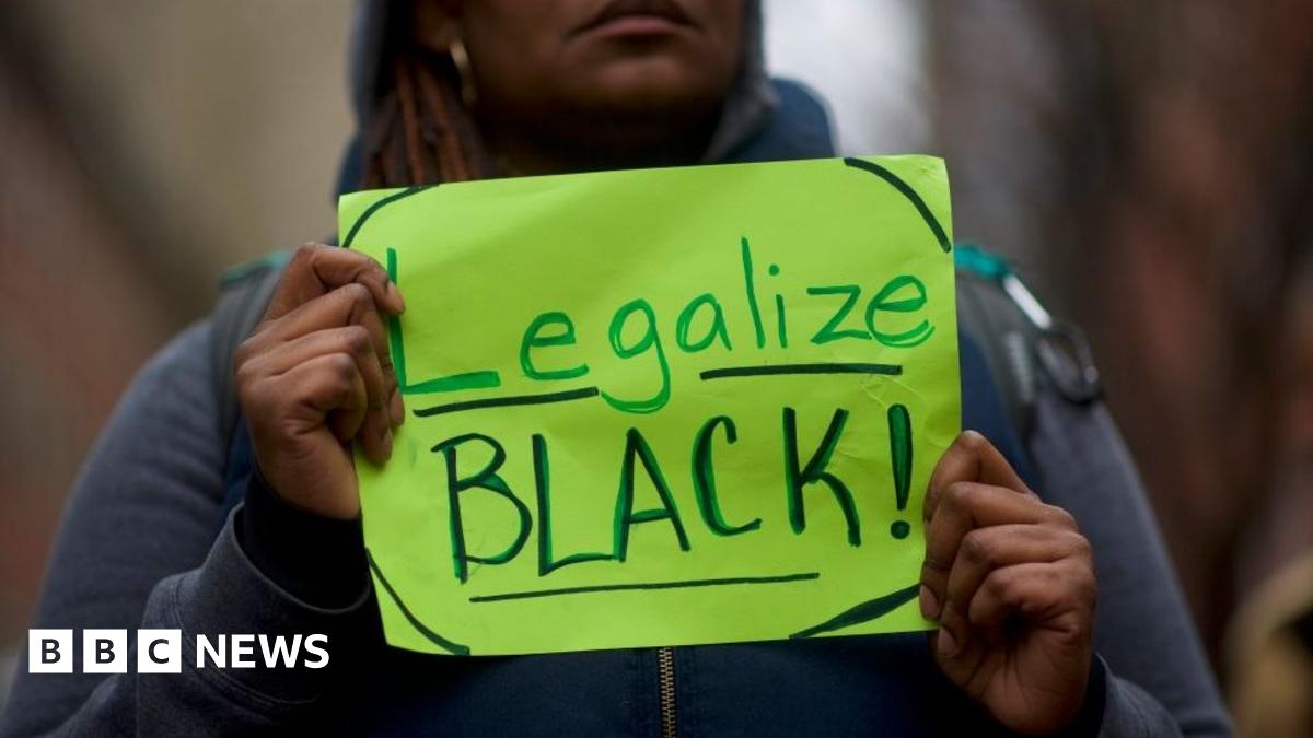 Viewpoint: Why racism in US is worse than in Europe - BBC News