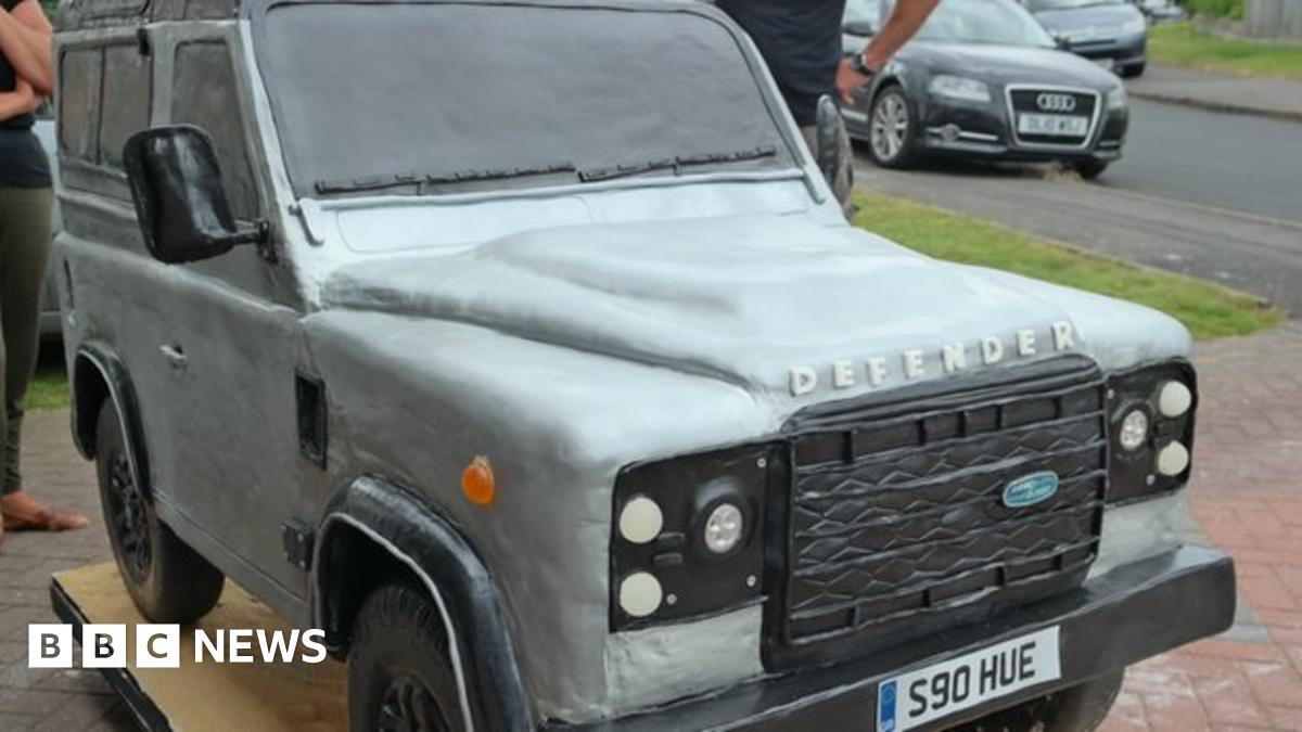 Land Rover Defender inspires giant cake - BBC News
