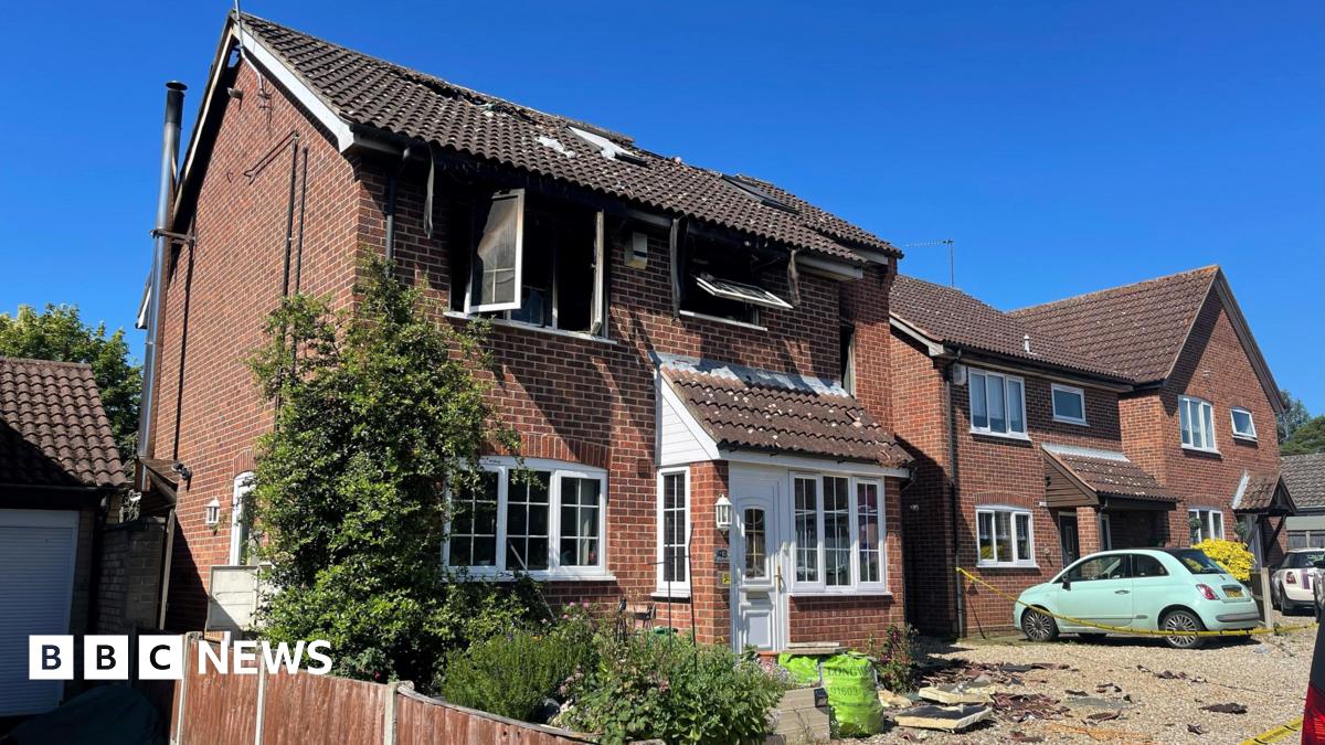 Costessey fire rips through house - BBC News