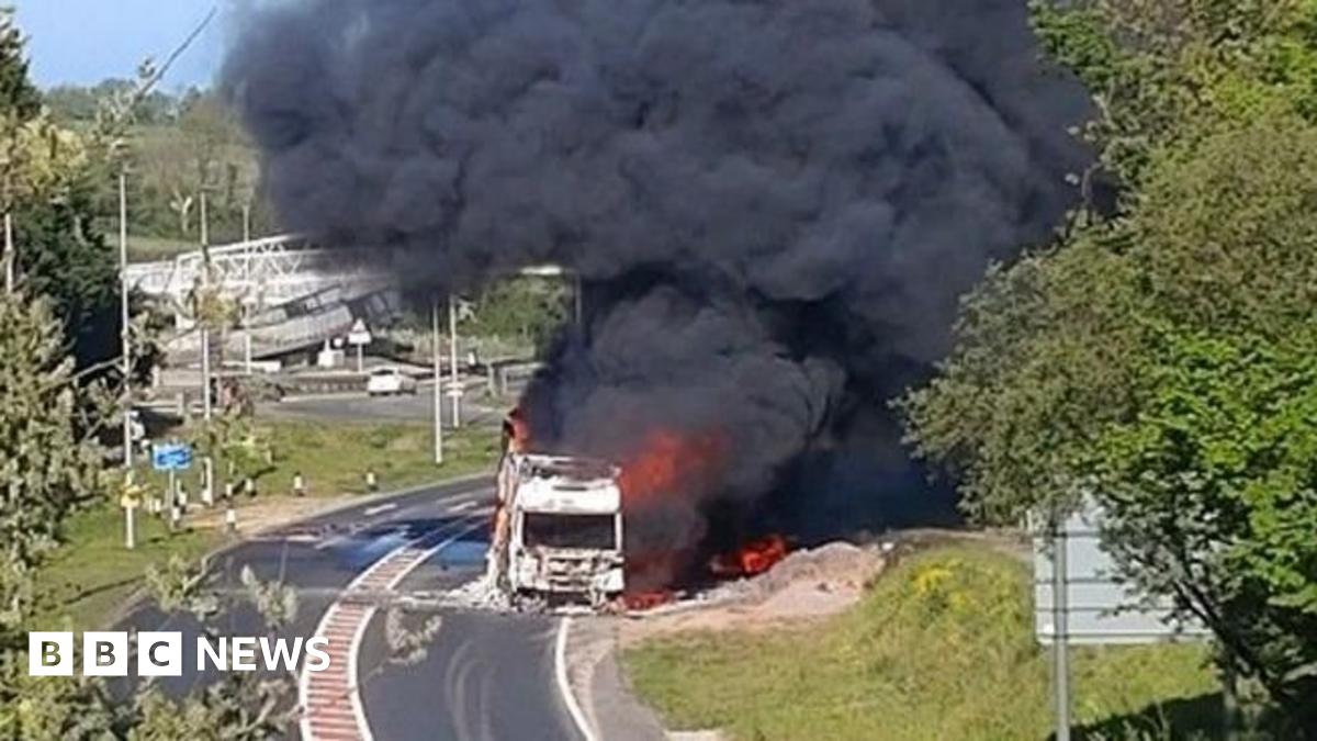 Lorry catches fire on A361 in north Devon - BBC News