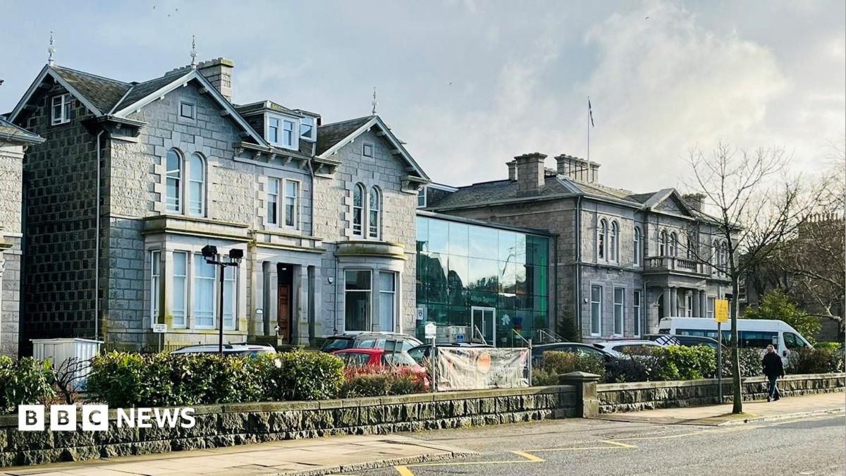Pupil took ceremonial knife into private Albyn School in Aberdeen - BBC ...