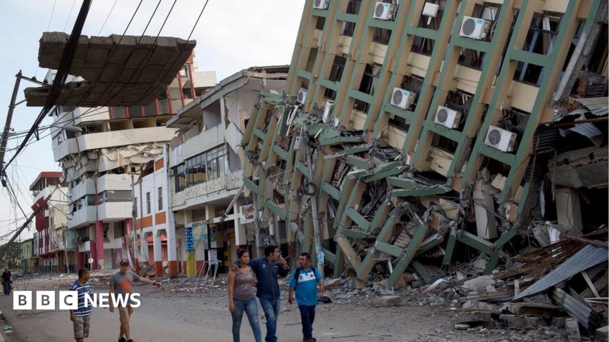 Ecuador earthquake: At least 413 people confirmed dead - BBC News