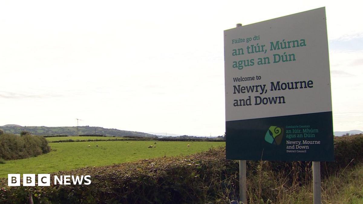 The View: Political tug of war over Irish language Act - BBC News