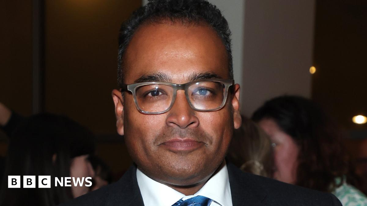 Channel 4's Krishnan Guru-Murthy suspended for insulting minister - BBC News