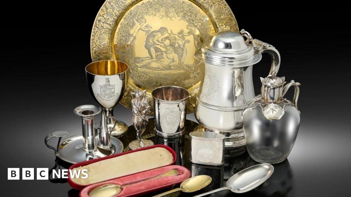 Flog It! antiques expert Michael Baggott's silver set to be sold - BBC News