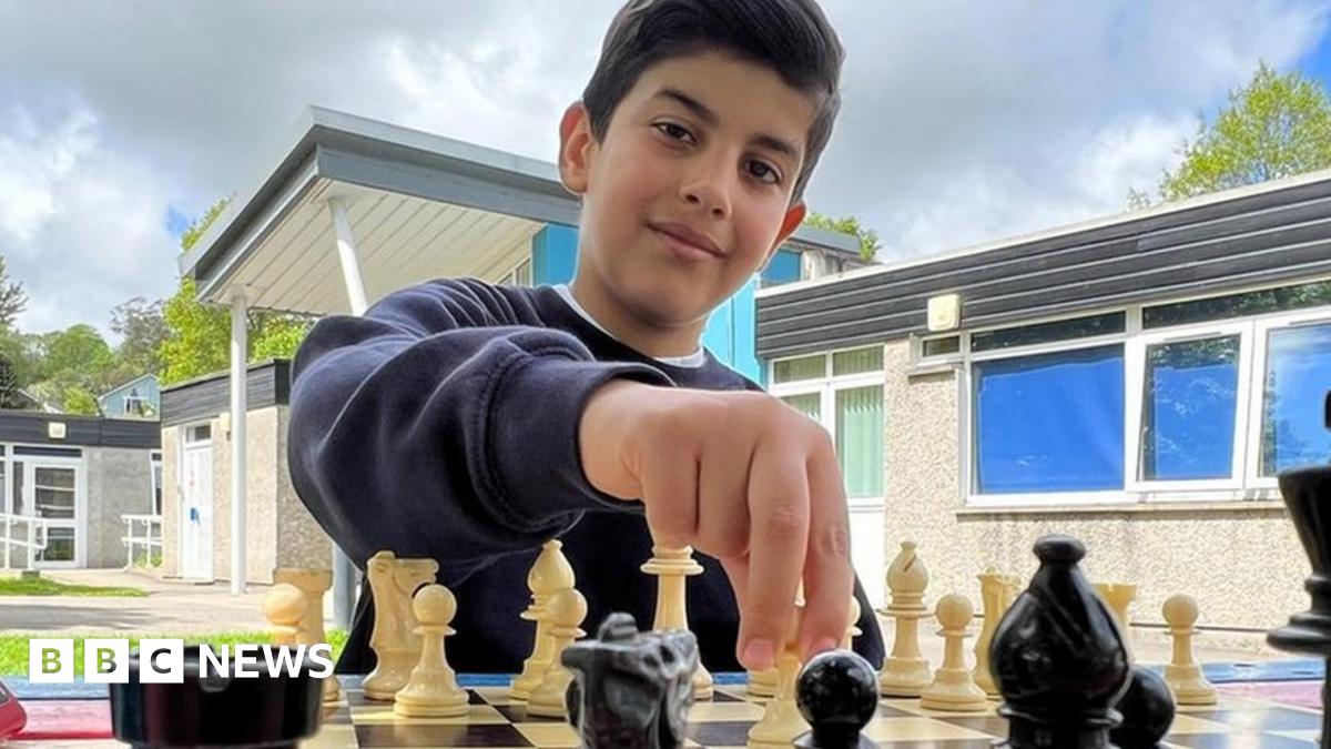Cornwall chess champion is Syrian boy Rami, 10 - BBC News