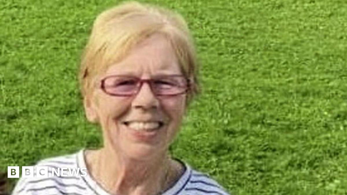 Barry Noone: Man sentenced to six years for killing mother - BBC News