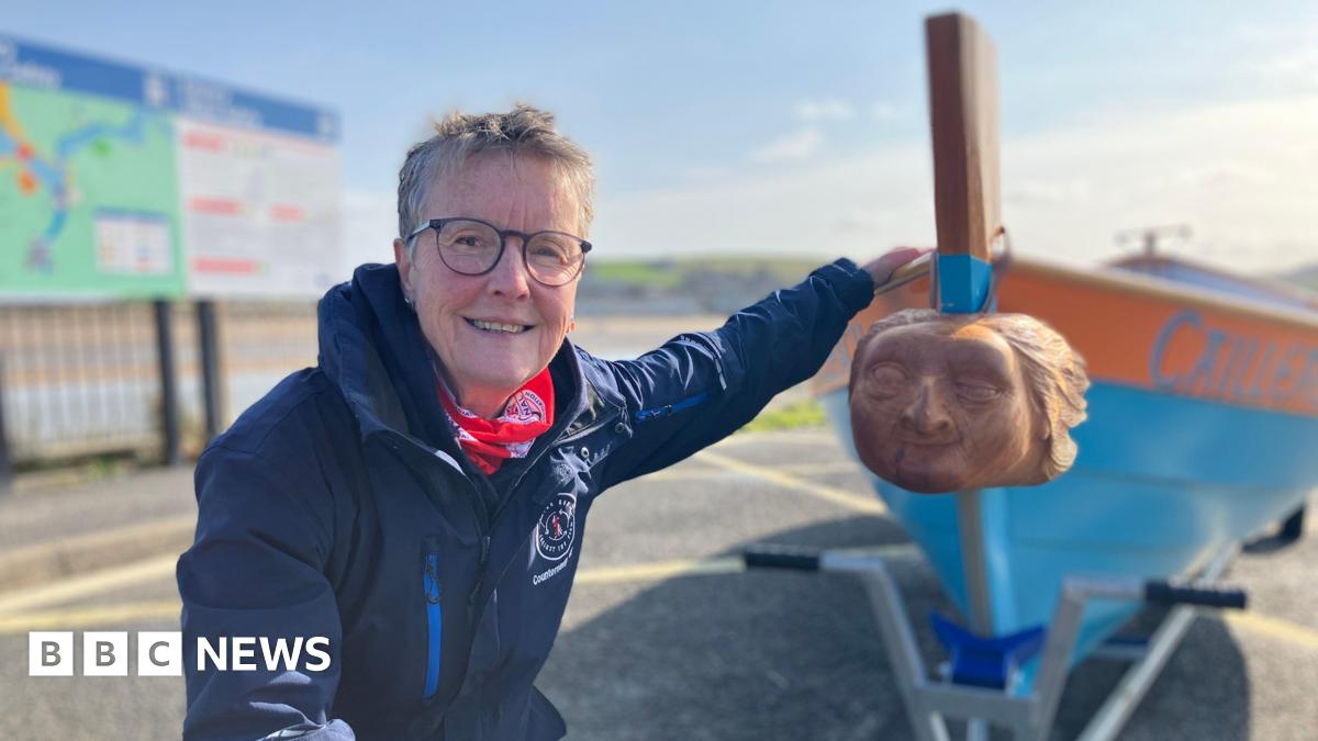 Appledore rowing boat builders hoping to inspire older woman - BBC News