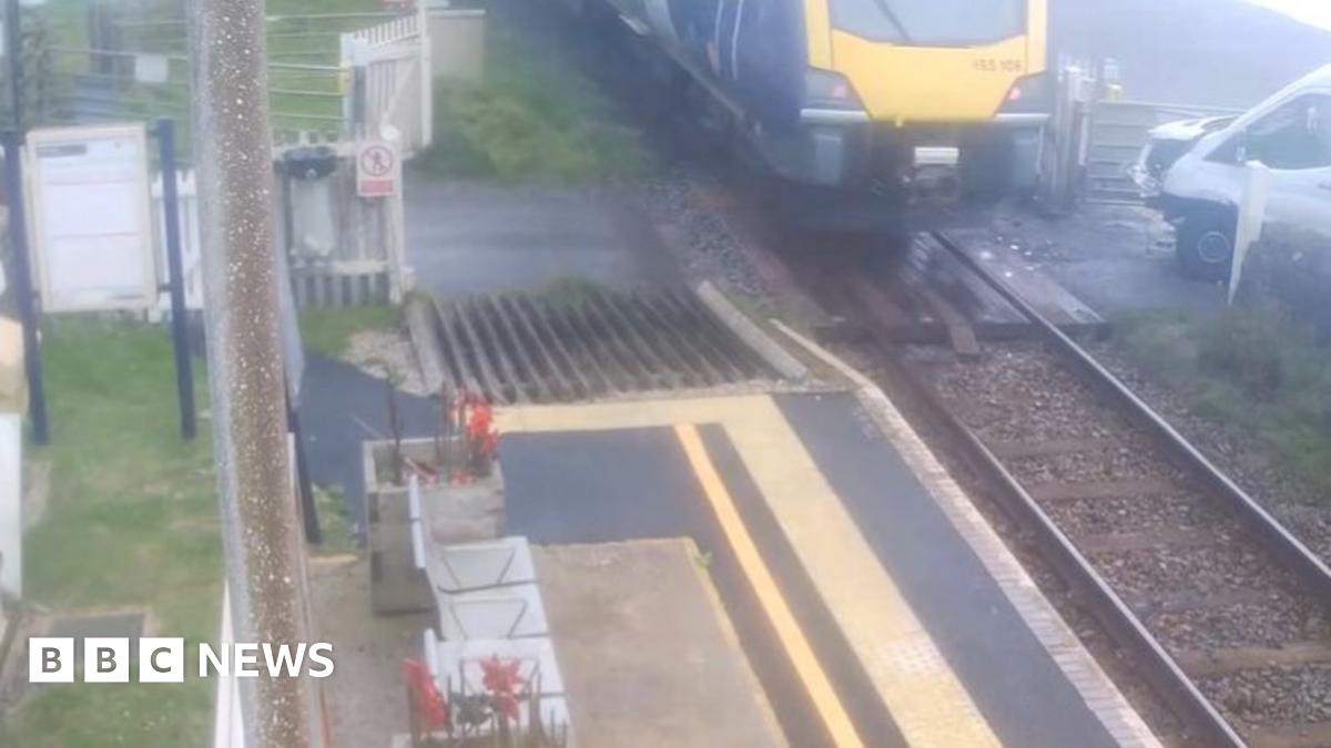 Cumbria train crash delivery driver spared jail - BBC News