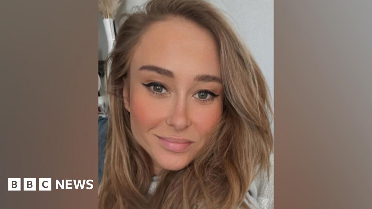 Waterlooville: Family pays tribute to "special" woman found dead - BBC News