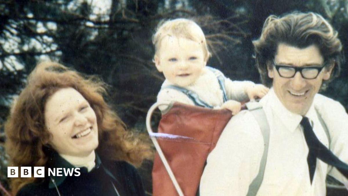 We hid in the cellar as the Falklands were invaded - BBC News