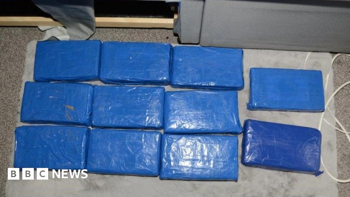 £1bn drugs ring hid cocaine in frozen chicken, court told - BBC News