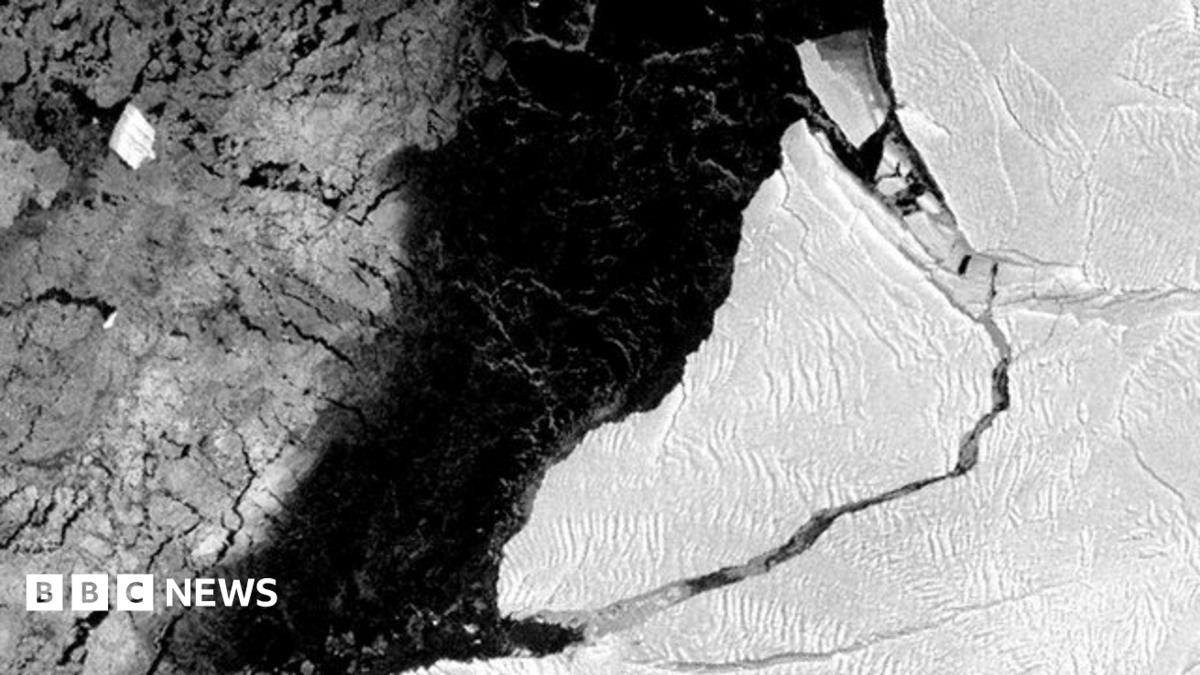 Radar images capture new Antarctic mega-iceberg - BBC News