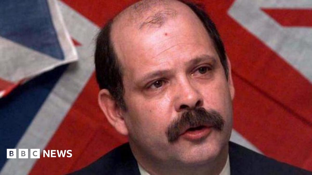 David Ervine: Memorial garden for former PUP leader opens - BBC News