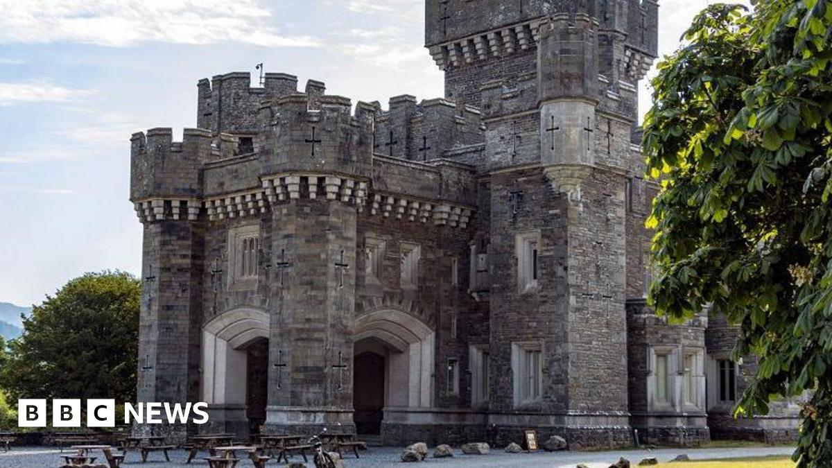 Ambleside's Wray Castle restoration under way - BBC News