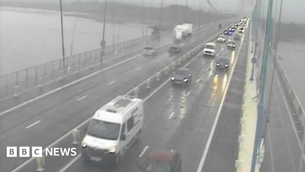 M4 Prince of Wales Bridge westbound closed for emergency works - BBC News