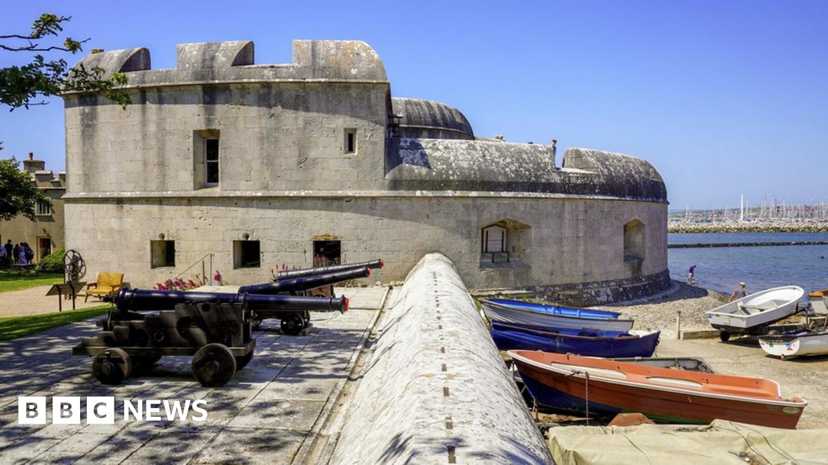 Portland Castle visitors 'highest ever', English Heritage says - BBC News