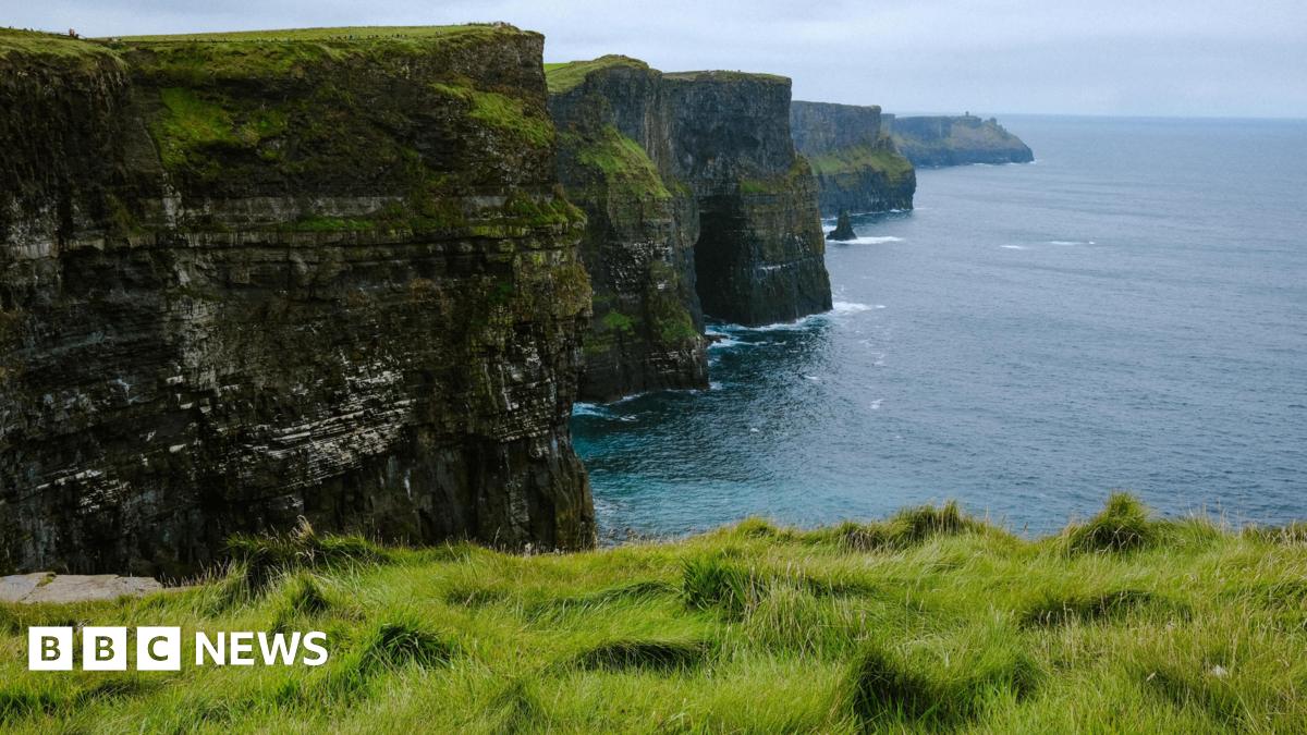 Roxan Bastaens: Student fell from Cliffs of Moher due to huge puddle - BBC News