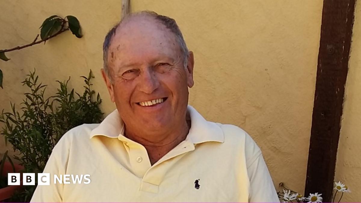 Dad horrified at £4,642 gaming app bill - BBC News