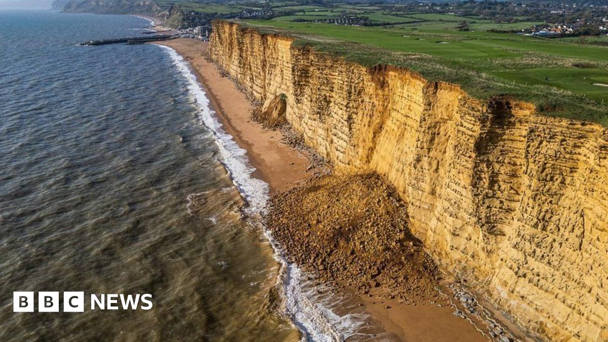 Jurassic Coast cliff fall: Dorset's East Beach at West Bay blocked - BBC News
