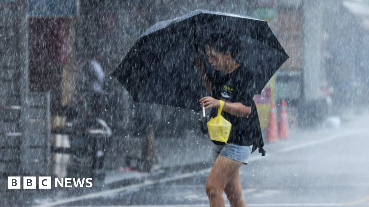 Typhoon Haikui: Dozens injured after storm sweeps Taiwan - BBC News