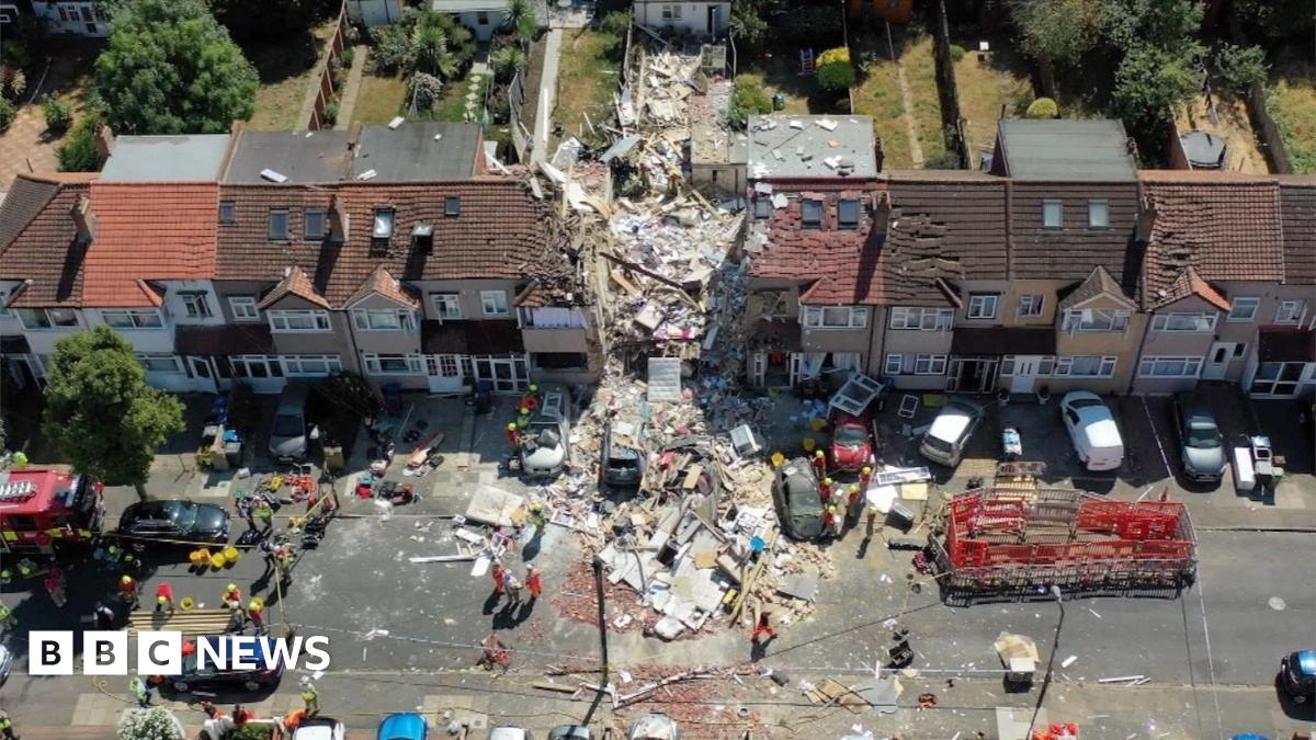 Thornton Heath gas explosion: I have no answers, says mum - BBC News