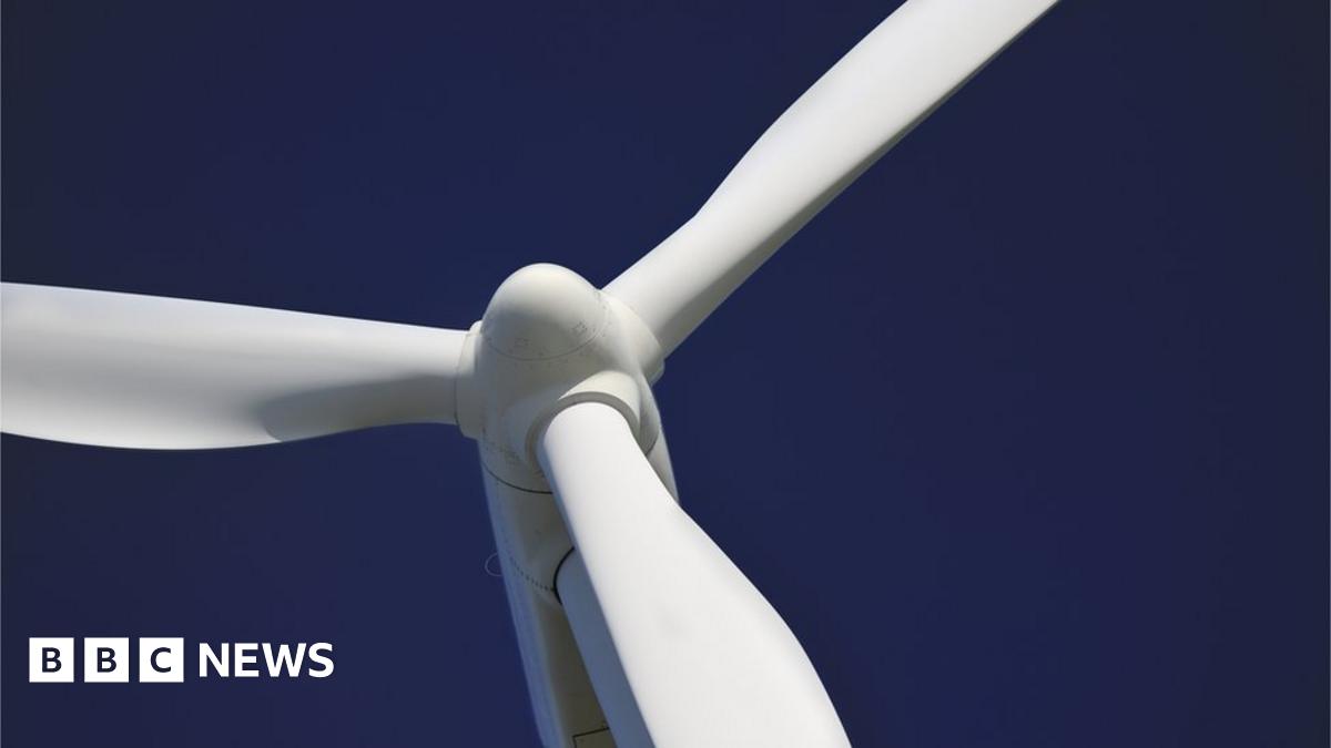 Climate change: 'Godfathers of wind' share engineering's QEPrize - BBC News