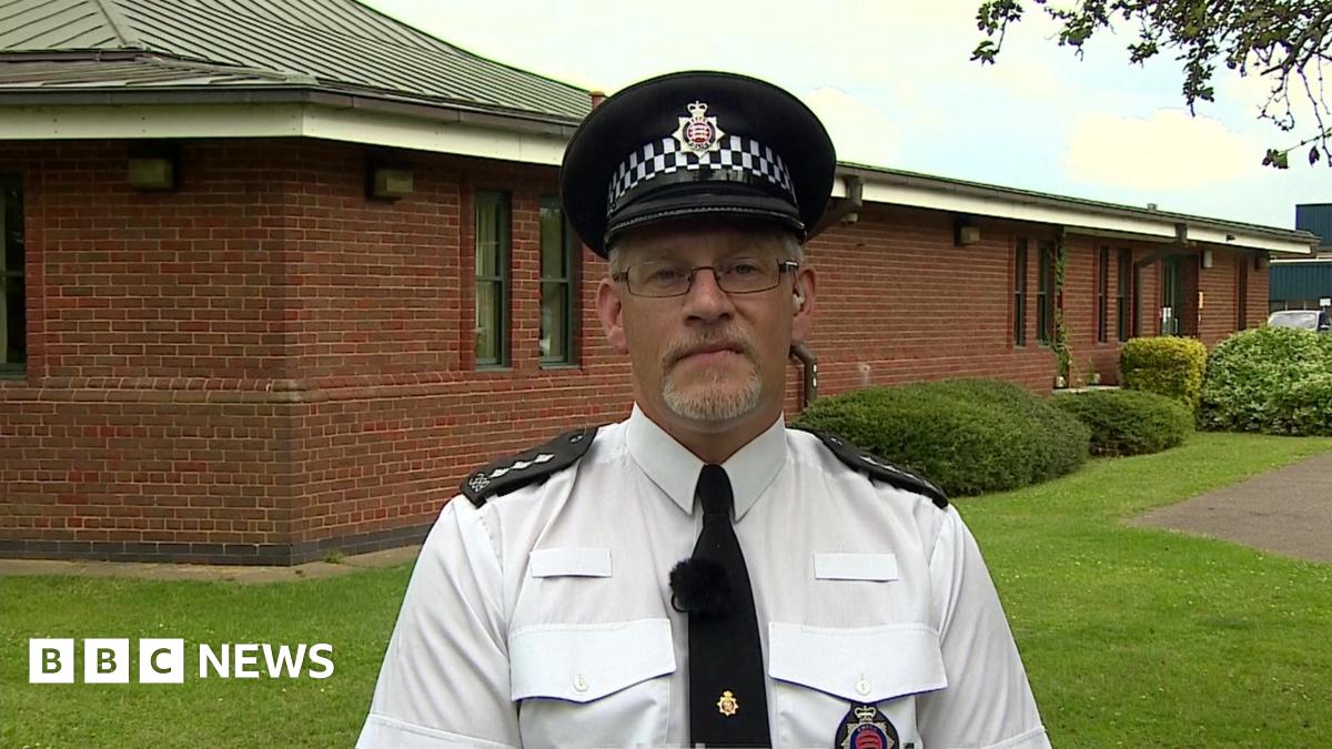 Live chat facility 'creates capacity' for 999 calls says Essex Police ...