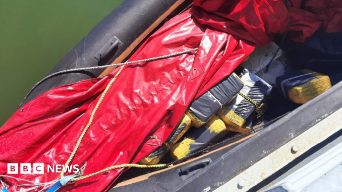 Men plead guilty to smuggling £37m of cocaine via Suffolk coast - BBC News