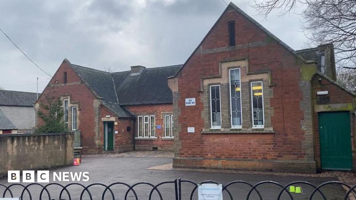 Barlestone: Nursery fears for future after sale of church hall - BBC News