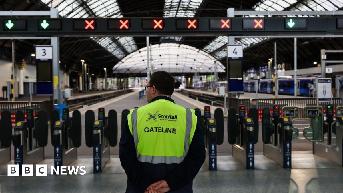 Why a lack of train drivers is causing a problem for ScotRail - BBC News